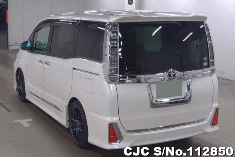 2015 Toyota Voxy White for sale | Stock No. 112850 | Japanese Used Cars ...