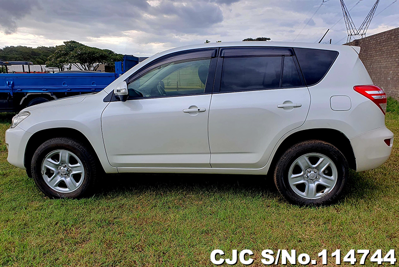 2015 Toyota Rav4 White for sale | Stock No. 114744 | Japanese Used Cars ...