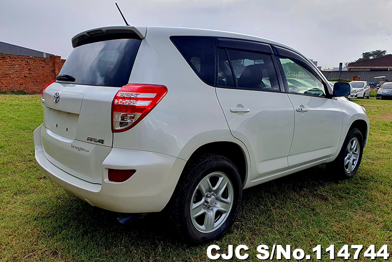 2015 Toyota Rav4 White for sale | Stock No. 114744 | Japanese Used Cars ...