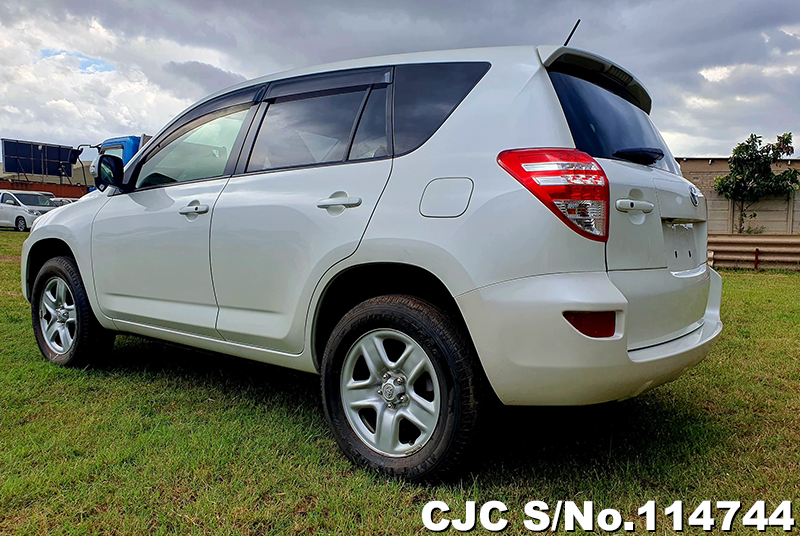 2015 Toyota Rav4 White for sale | Stock No. 114744 | Japanese Used Cars ...