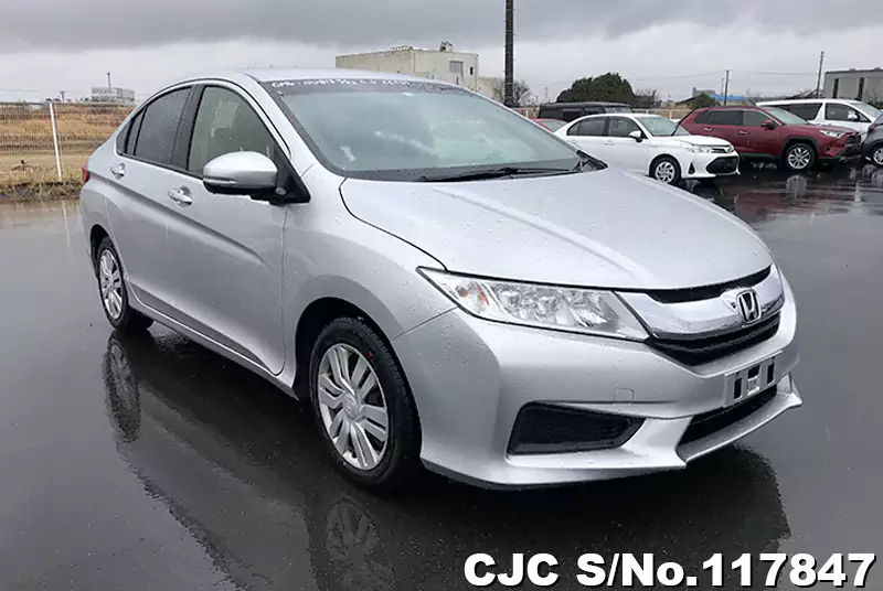 2016 Honda Grace Silver for sale | Stock No. 117847 | Japanese Used ...