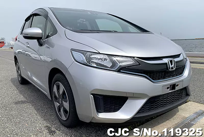 2017 Honda Fit Silver for sale | Stock No. 119325 | Japanese Used Cars Exporter