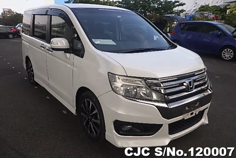 2014 Honda Step Wagon Pearl for sale | Stock No. 120007 | Japanese Used ...