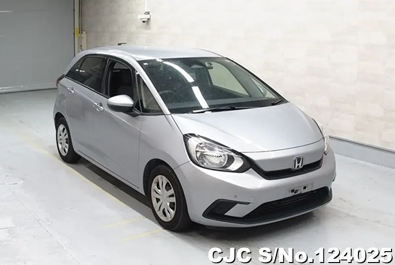 2022 Honda Fit Silver for sale | Stock No. 124025 | Japanese Used Cars Exporter
