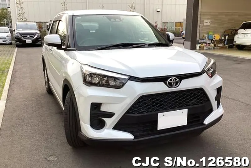 2020 Toyota Raize White for sale | Stock No. 126580 | Japanese Used ...