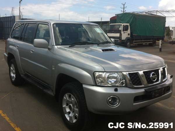 2005 Nissan Patrol Silver for sale | Stock No. 25991 | Japanese Used ...