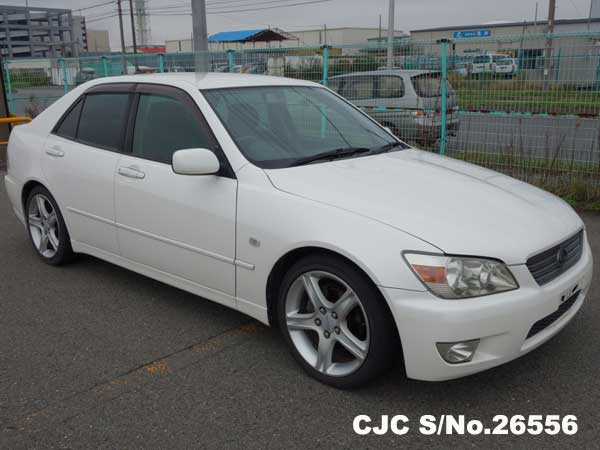 2001 Toyota Altezza Pearl for sale | Stock No. 26556 | Japanese Used ...