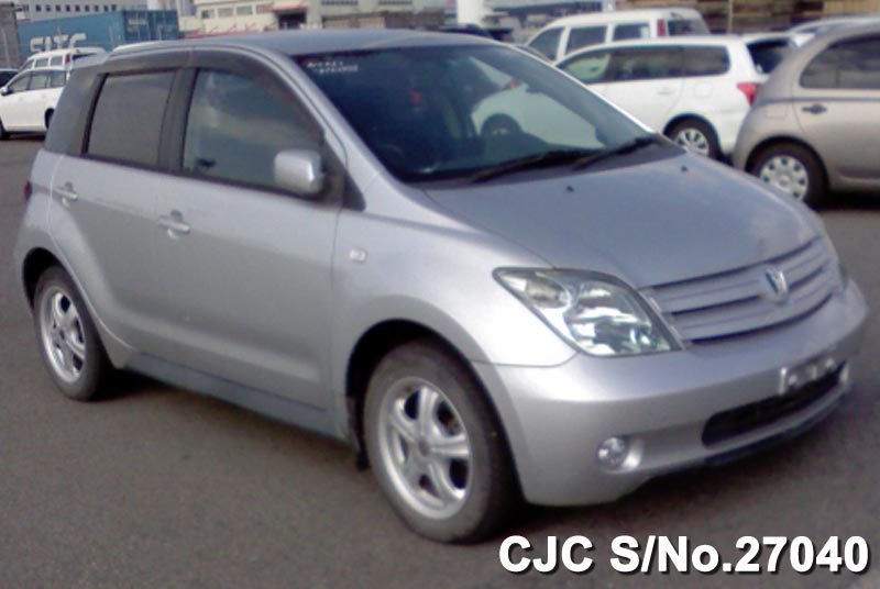 2004 Toyota IST Silver for sale | Stock No. 27040 | Japanese Used Cars ...