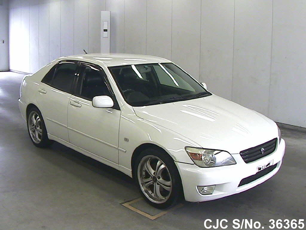 1999 Toyota Altezza White for sale | Stock No. 36365 | Japanese Used ...