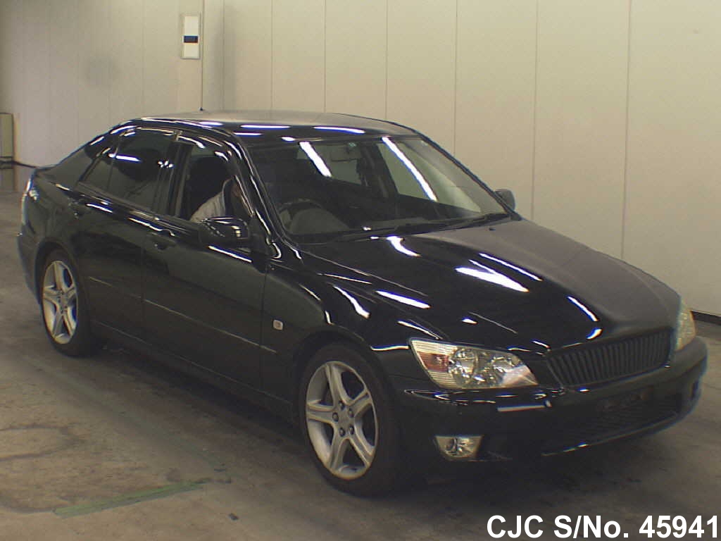 Toyota altezza stock