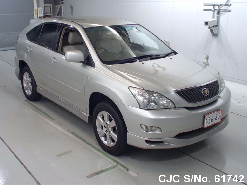 2004 Toyota Harrier Silver for sale | Stock No. 61742 | Japanese Used ...