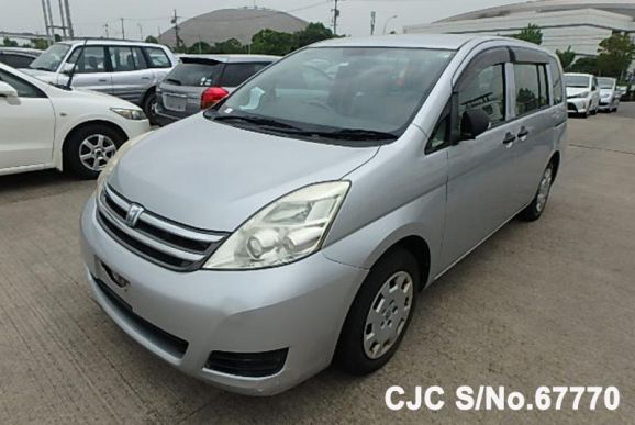 Toyota Isis 2009