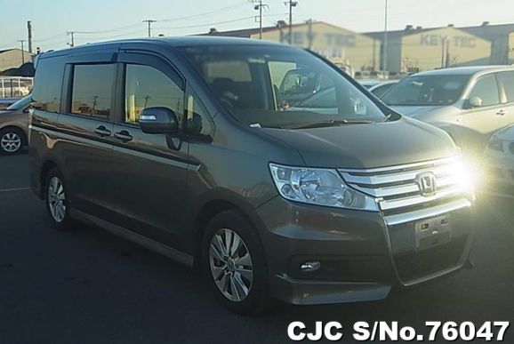 2010 Honda Step Wagon Gray for sale | Stock No. 76047 | Japanese Used ...
