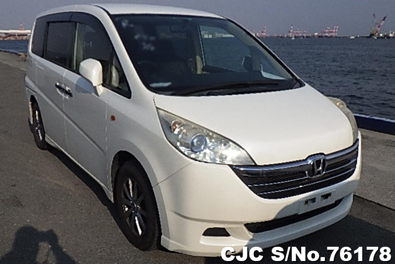 2005 Honda Step Wagon White for sale | Stock No. 76178 | Japanese Used ...