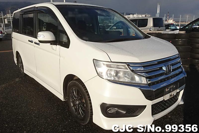 2013 Honda Step Wagon White for sale | Stock No. 99356 | Japanese Used ...