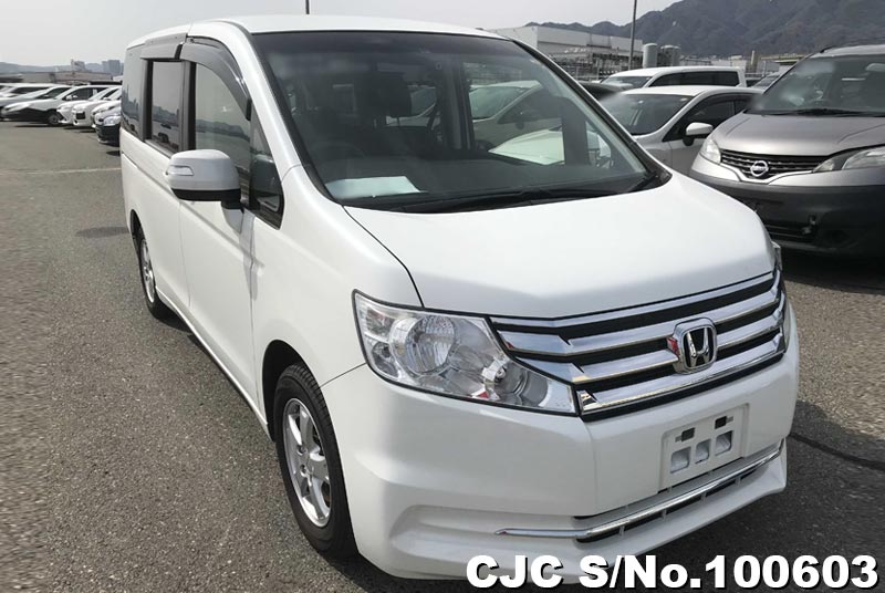2013 Honda Step Wagon White for sale | Stock No. 100603 | Japanese Used ...
