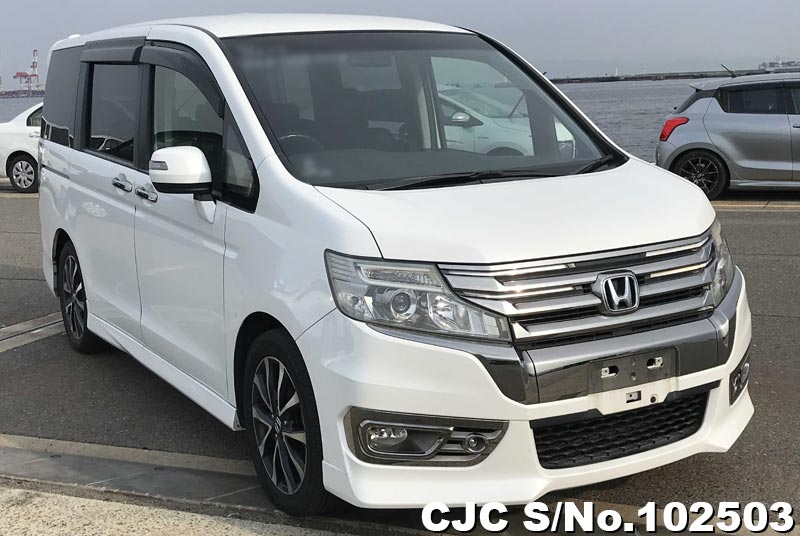 2013 Honda Step Wagon White for sale | Stock No. 102503 | Japanese Used ...