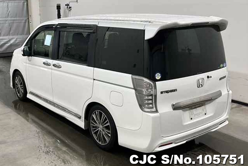 2014 Honda Step Wagon White for sale | Stock No. 105751 | Japanese Used ...