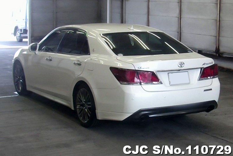 2014 Toyota Crown white for sale | Stock No. 110729 | Japanese Used ...