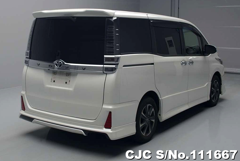 2018 Toyota Voxy White for sale | Stock No. 111667 | Japanese Used Cars ...