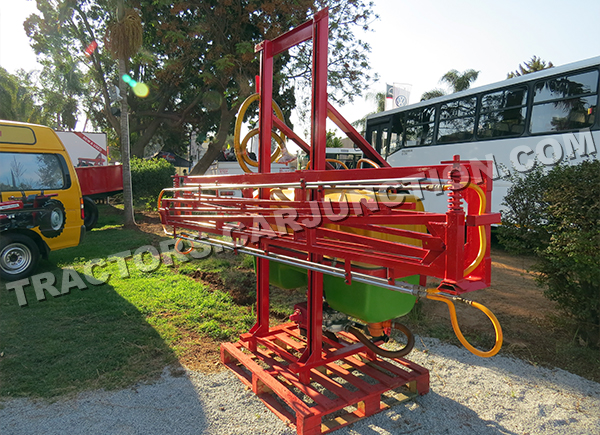 Tractor Implements: Boom Sprayer for sale in Africa